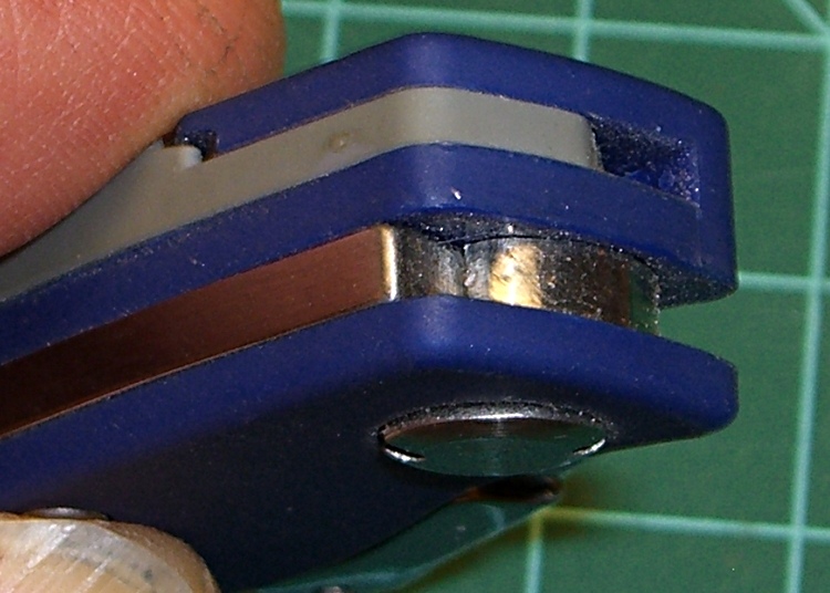 Mini Razor Knife: Adding a Lock-shut Notch – The Smell of Molten ...