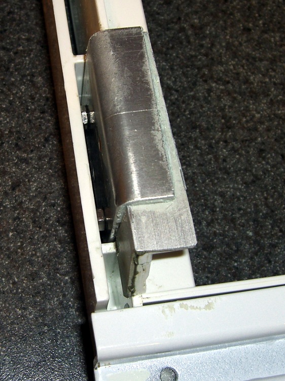 Whirlpool Refrigerator Shelf: Drawer Slide Repair – The Smell of Molten ...