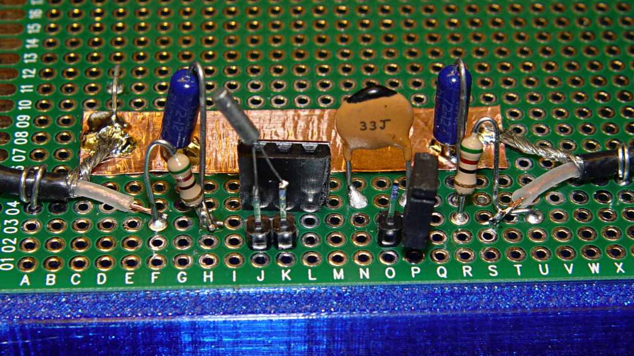 Quartz Resonator Test Fixture: 32 kHz Quartz Tuning Fork – The Smell of ...