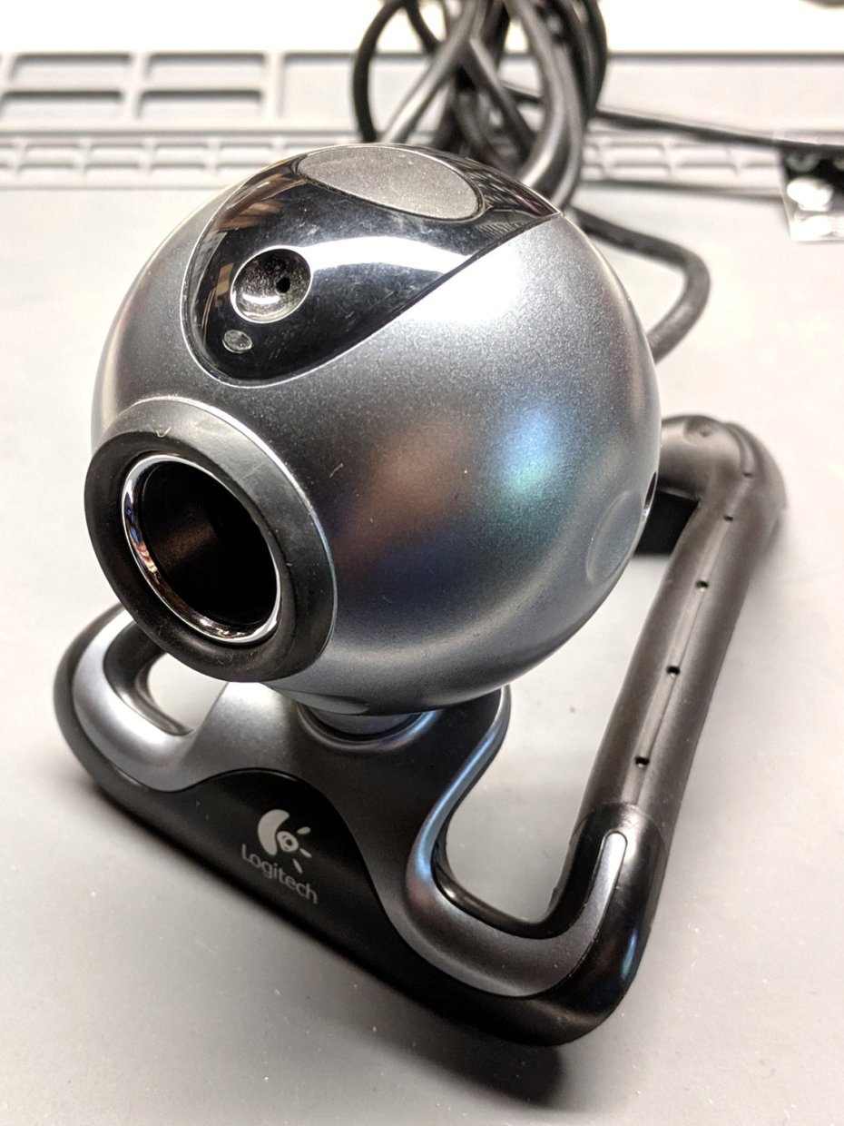 Logitech “QuickCam Pro 5000” Ball Camera Disassembly – The Smell of ...