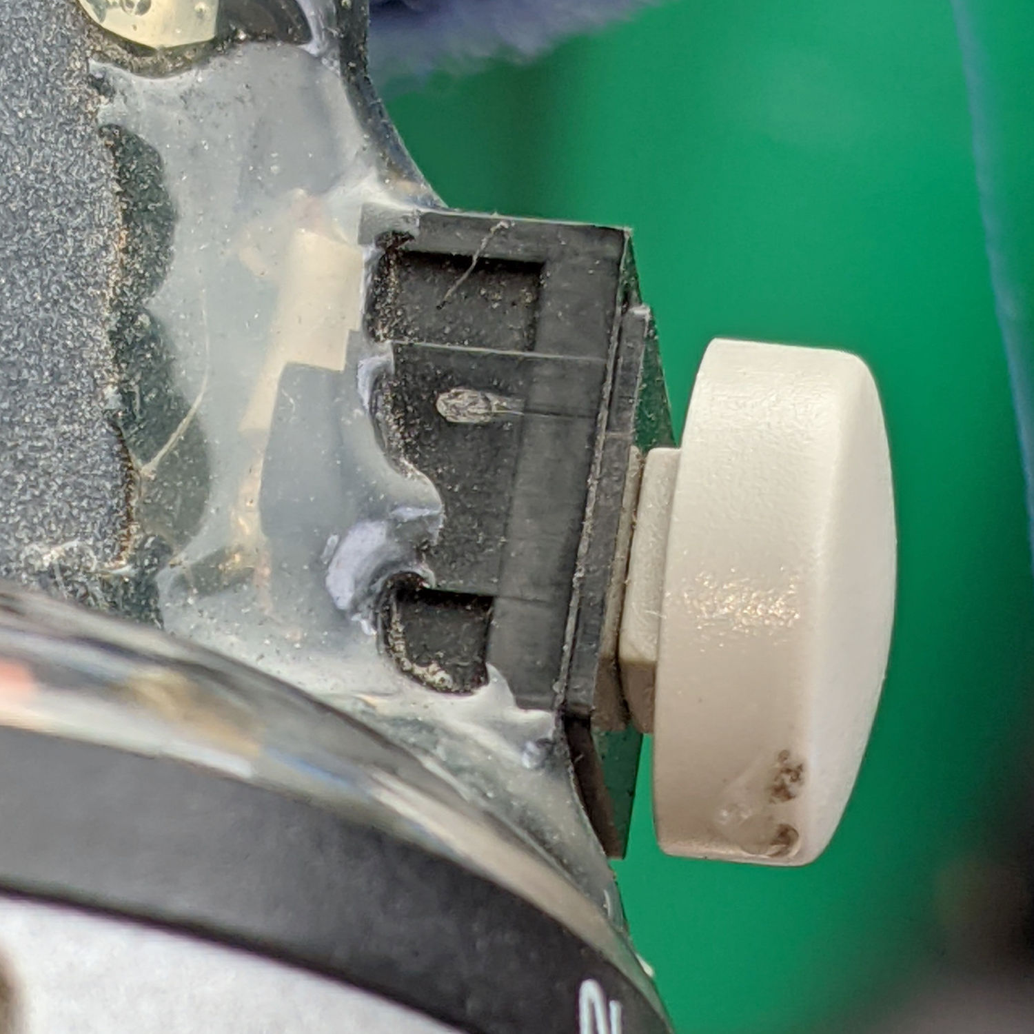 Tour Easy: PTT Switch Cleaning – The Smell of Molten Projects in the ...