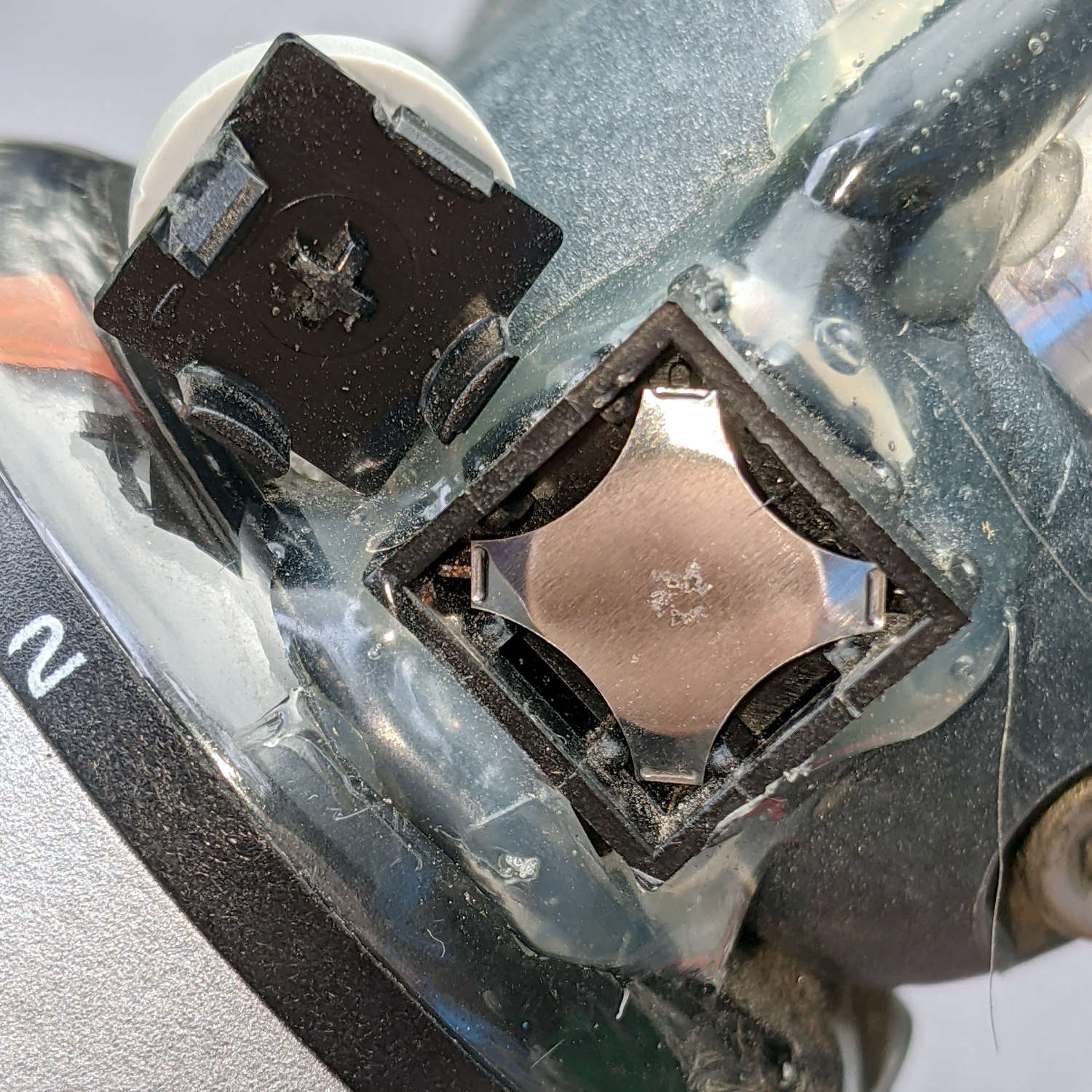 Tour Easy: PTT Switch Cleaning – The Smell of Molten Projects in the ...