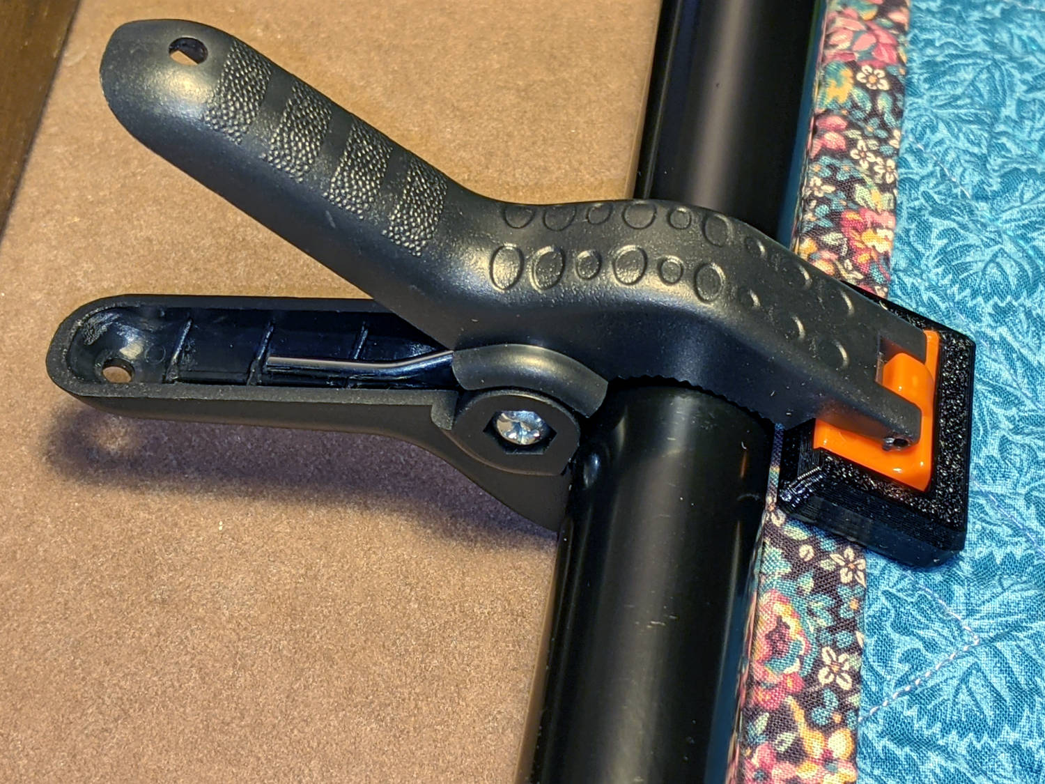 Photo Backdrop Clamp Pad Embiggening – The Smell of Molten Projects in ...