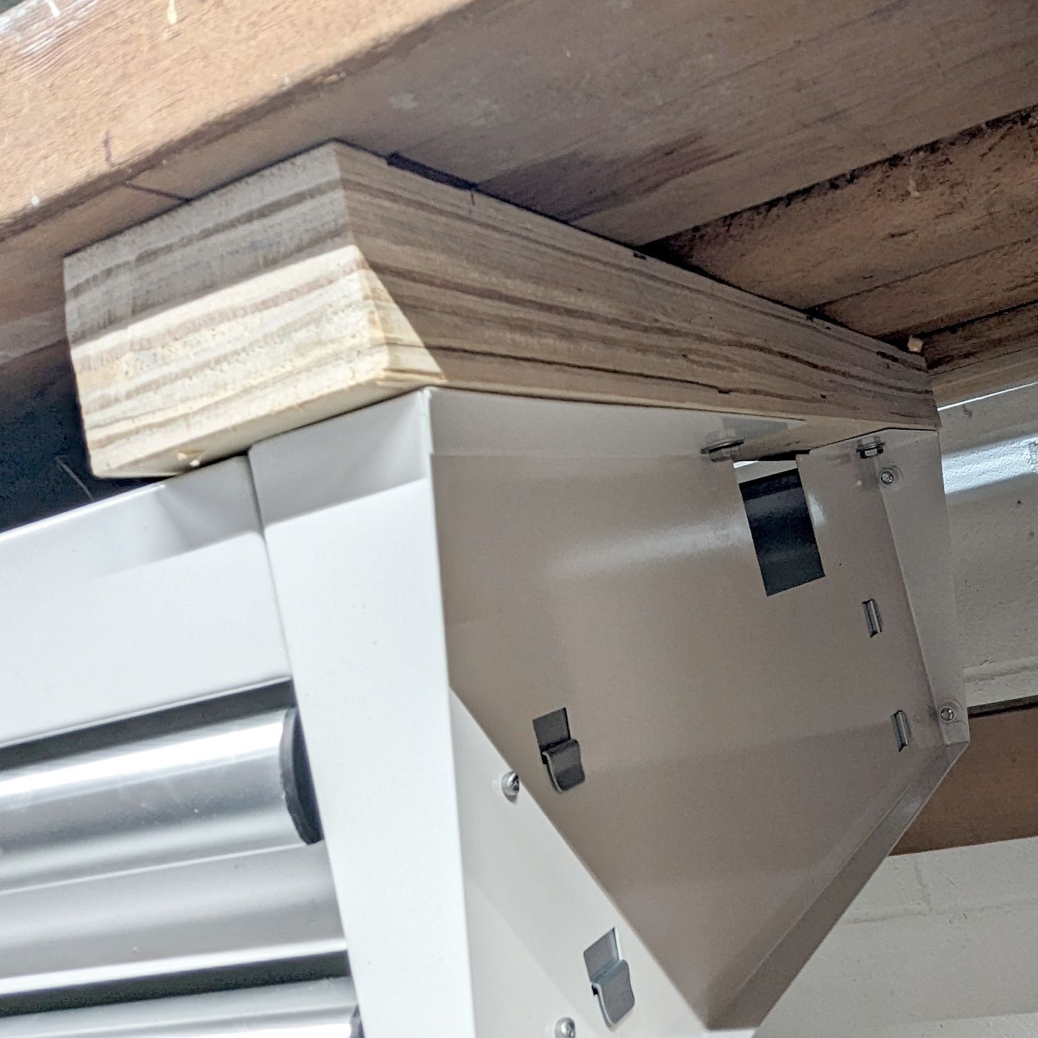 Workbench Drawers vs. Desk Keyboard Tray – The Smell of Molten Projects ...