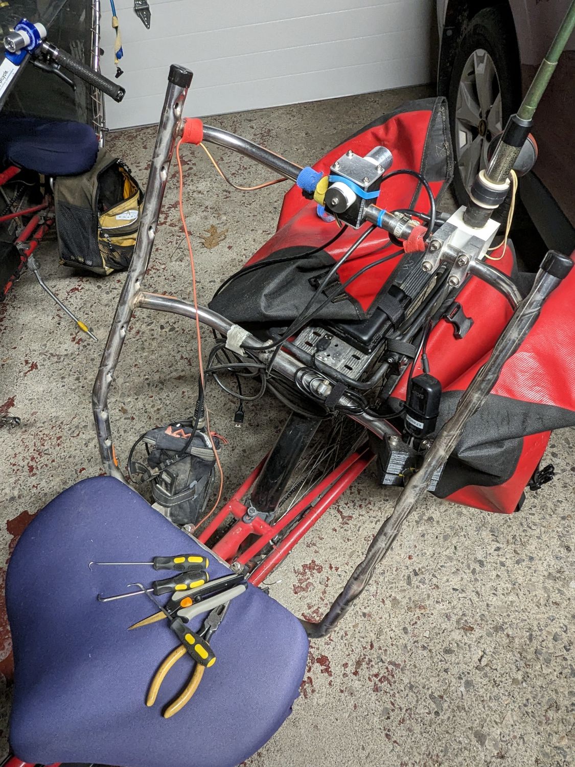 Tour Easy Coolback Seat Restringing – The Smell of Molten Projects in ...