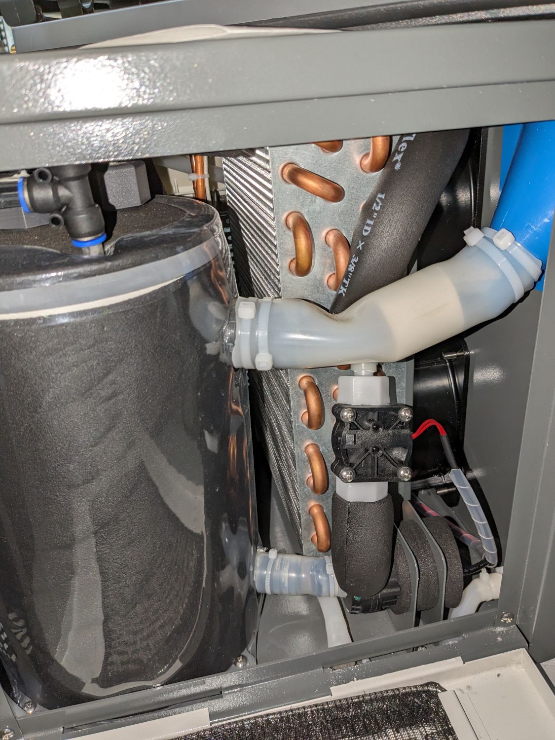 Laser Water Chiller: Heating – The Smell of Molten Projects in the Morning