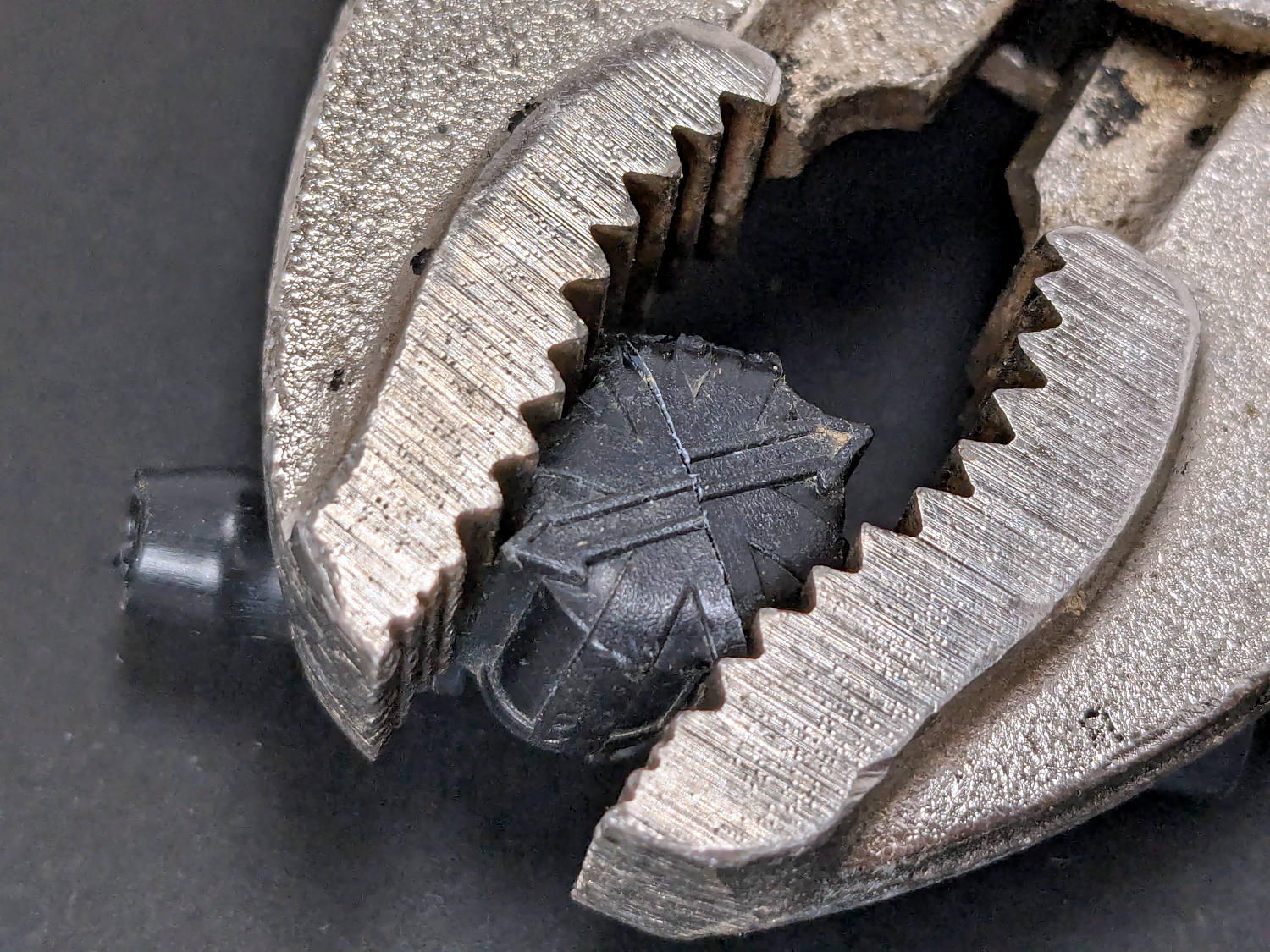 Dripworks Micro-flow Valve Knob Crack – The Smell of Molten Projects in ...